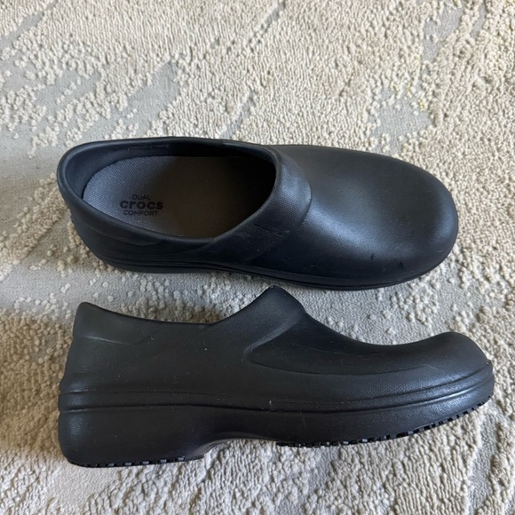 CROCS | Shoes | Crocs Slip On Clogs Black Pro Ii Slip On Round Toe ...